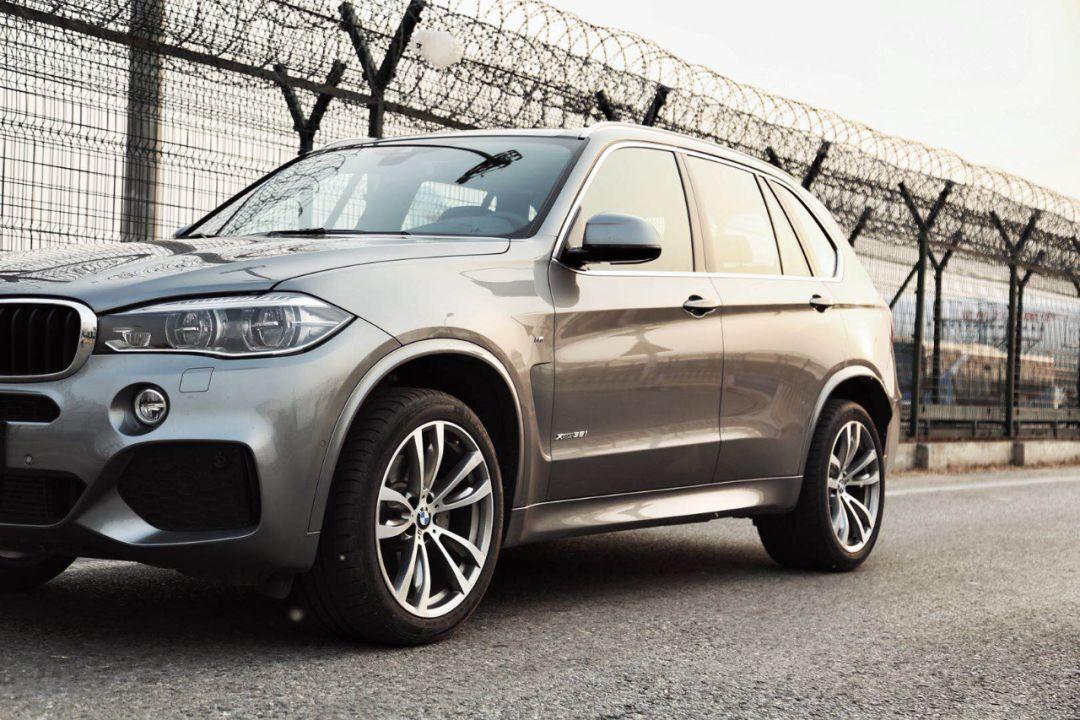 上瘾！试驾新BMW X5 M运动套件版 - 知乎