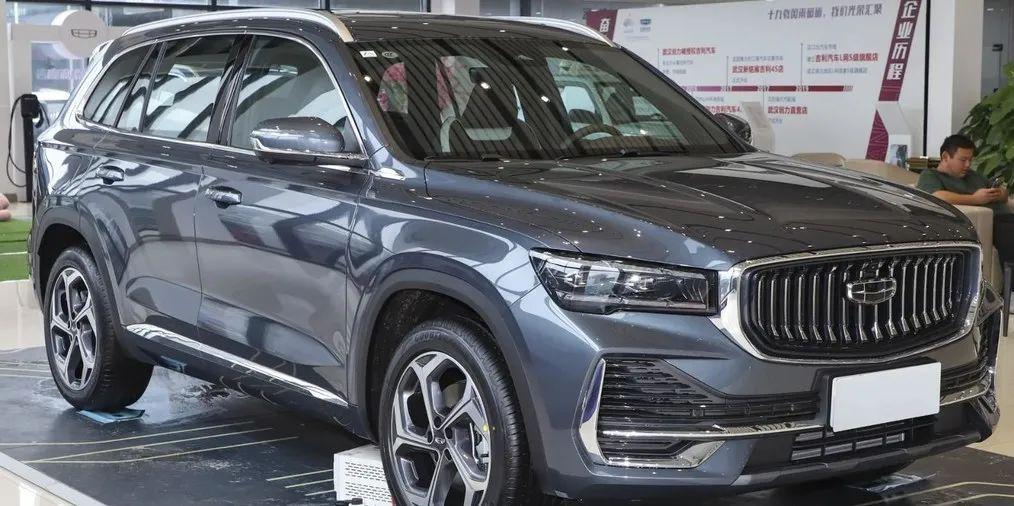 “沃尔沃”也妥协了！跌至12万多，搭2.0T+8AT动力，内饰不输BBA，大五座设计+三联屏，气场碾压途观！ - 知乎