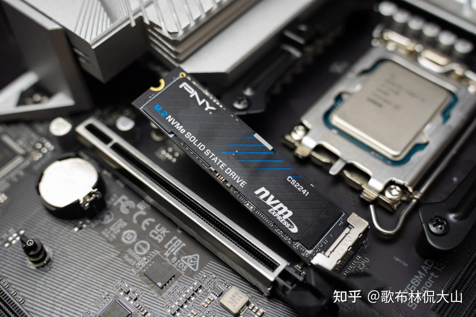 4070ti塞小机箱，颜值温控噪音我全都要：机械大师C28装机实测 - 知乎