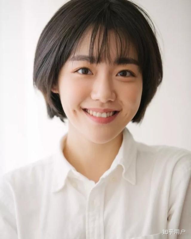 女生怎么自己剪短发呢？ 知乎