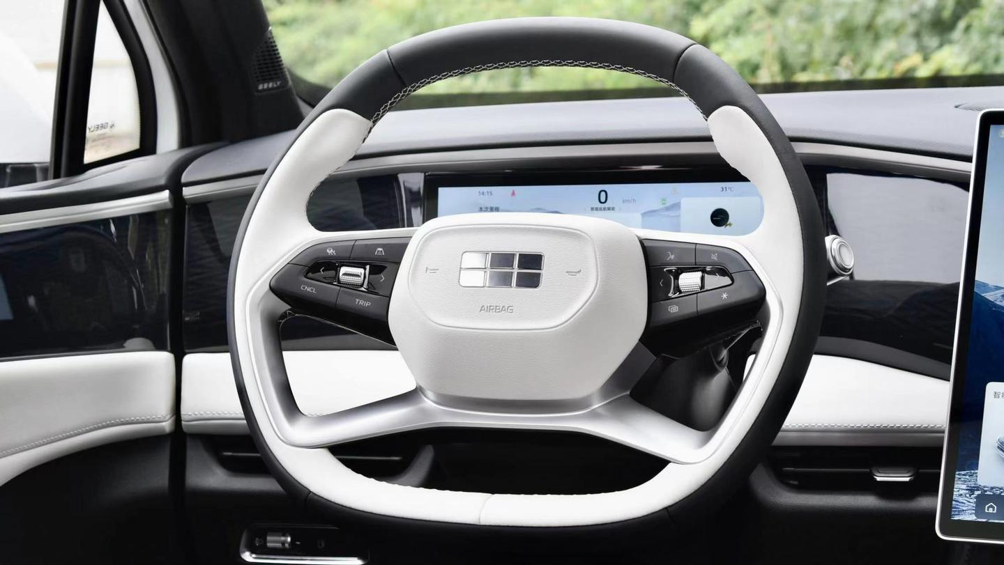 不到18万，就有3块大屏+AR HUD，银河L7座舱如何？ - 知乎