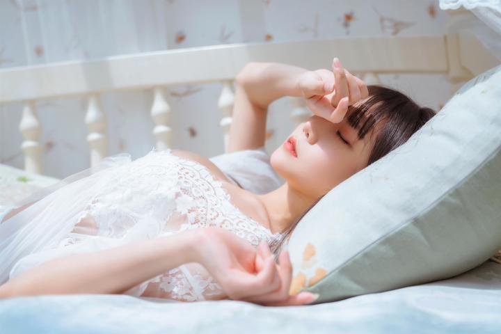 香草喵露露 - NO.001 玻璃房少女超高清写真 [76P-1.1GB] - 知乎