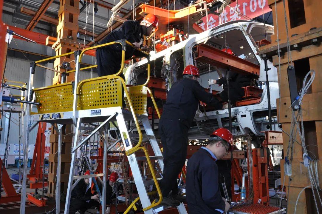 再进一程！AC332整机静力试验项目全部完成 - 知乎