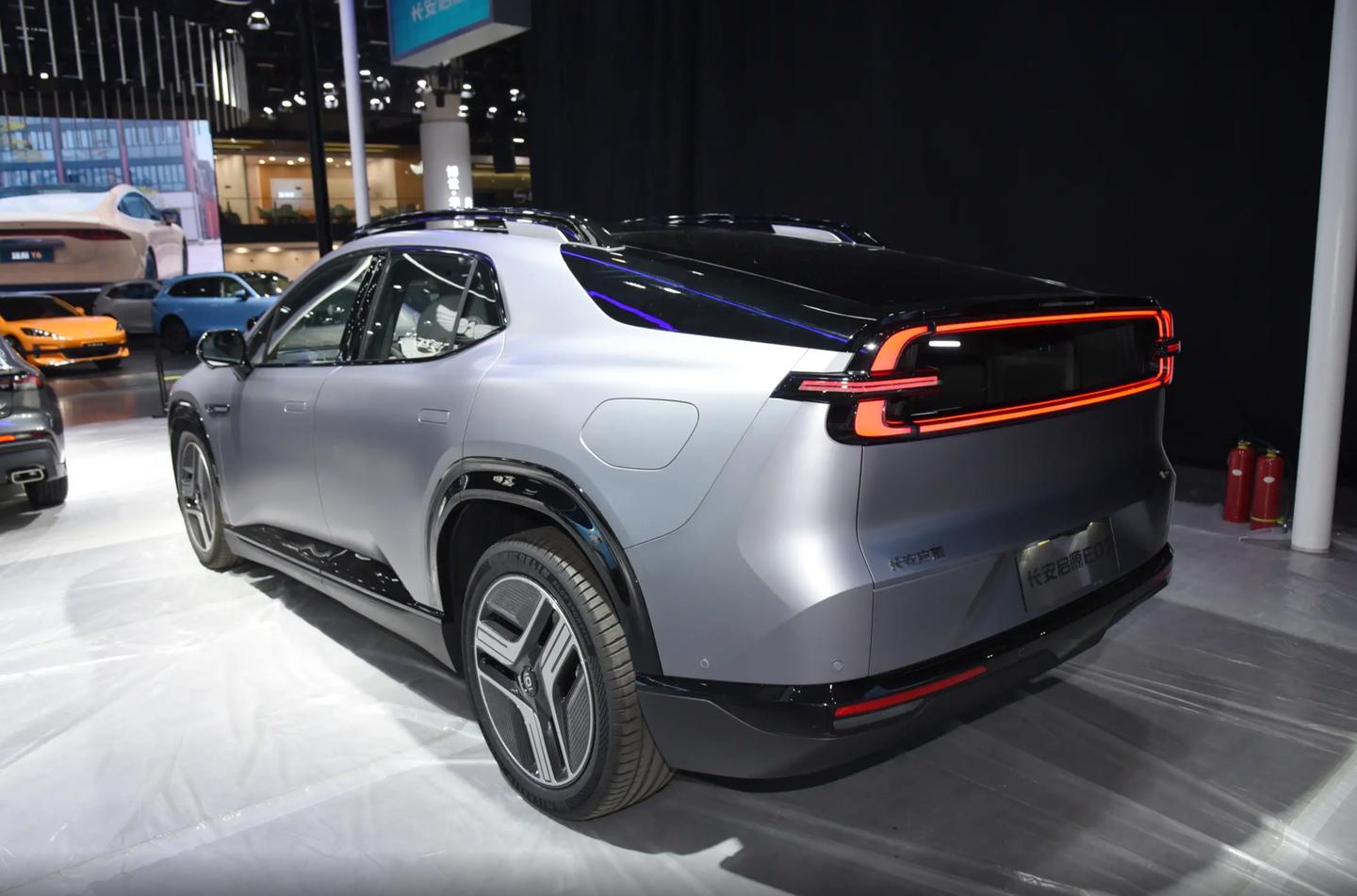 19.99万起，可以“变身”的新能源SUV！长安启源E07正式上市 - 知乎