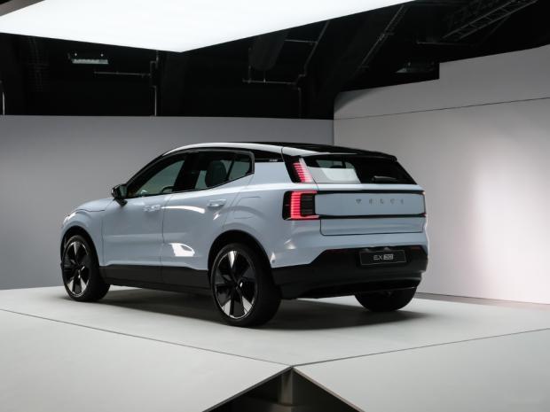 大空间豪华小型SUV 沃尔沃EX30实拍图解 - 知乎