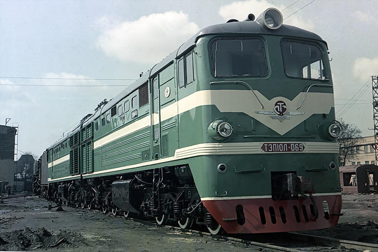 【科普】【扩展】“多截棍破鼻子”——2TE10L型、TEP10L型及2TE10V型内燃机车 - 知乎