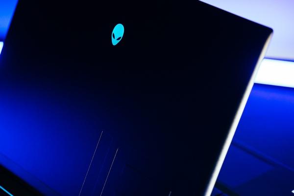 外星人Alienware m18评测：细节拉满，游戏体验新王者 - 知乎