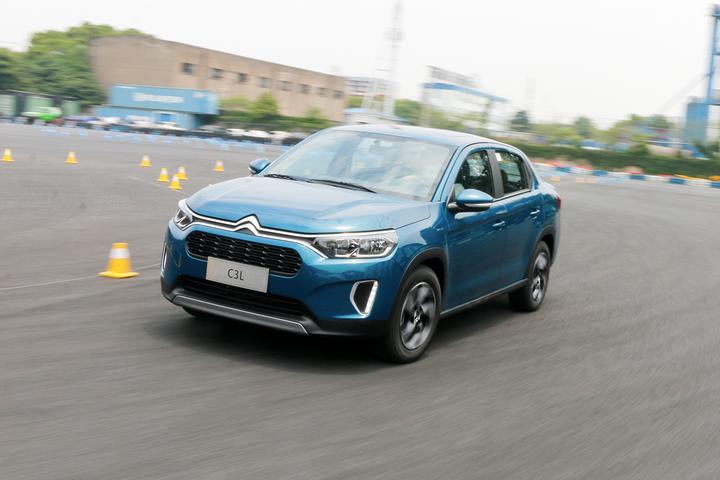 175mm离地间隙/搭1.2T发动机 试驾东风雪铁龙C3L - 知乎