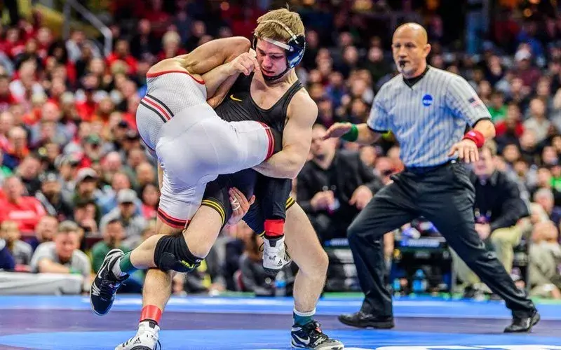 摔跤 | 世界上最古老的运动正活跃在NCAA的赛场 - 知乎