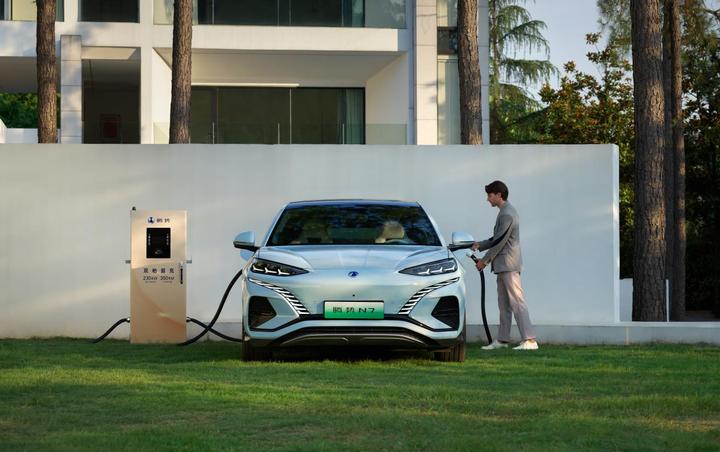 30.18万起售！全球首款智能豪华猎跑SUV腾势N7震撼上市 - 知乎