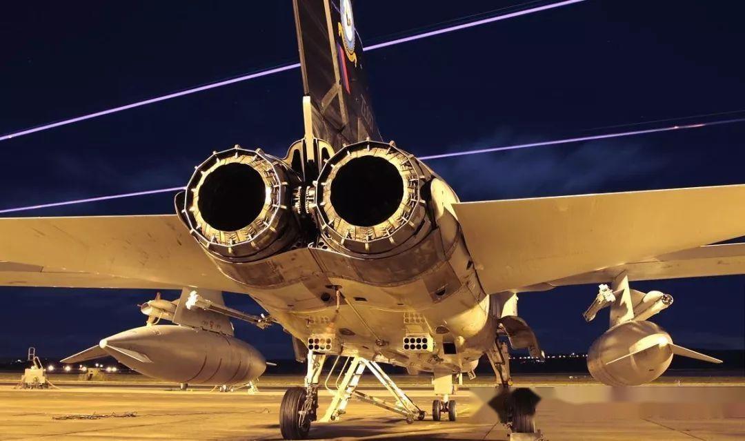 “狂风”战斗攻击机的心脏：独特的三转子发动机 - 知乎