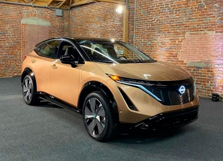 日产轿跑SUV实车，配发光标颜值不输BBA！389马力远超逍客 - 知乎