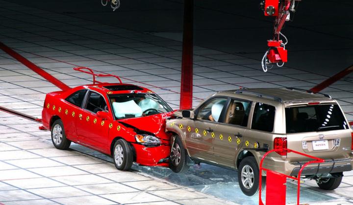 中国版IIHS首撞公布，轿车比SUV安全 德系不如日系 - 知乎