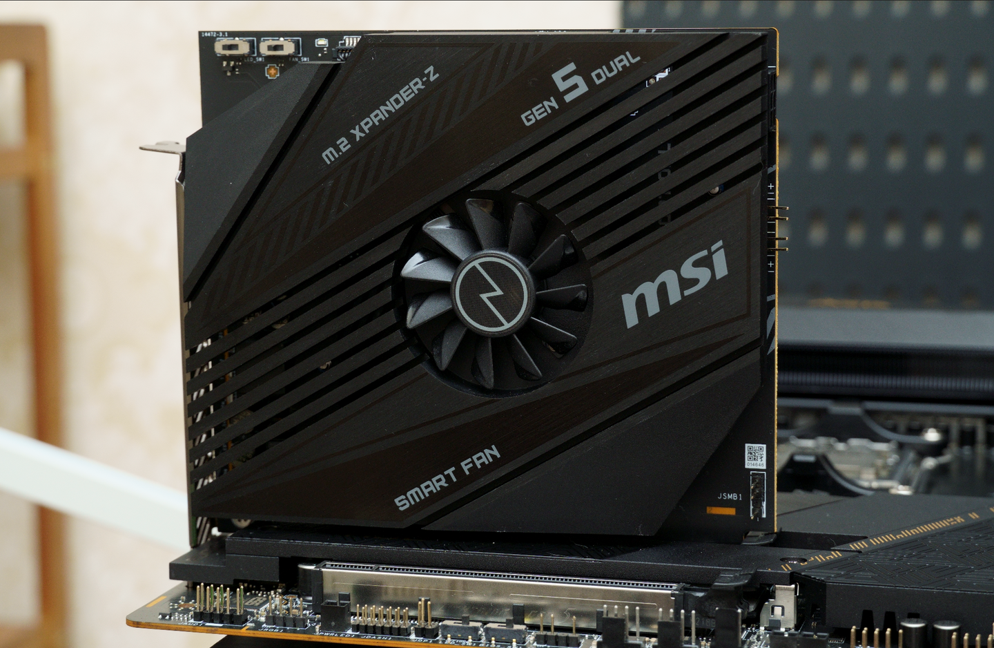 128MB超大L3缓存，高性能却不失冷静 AMD 锐龙9 7950X3D首发测评