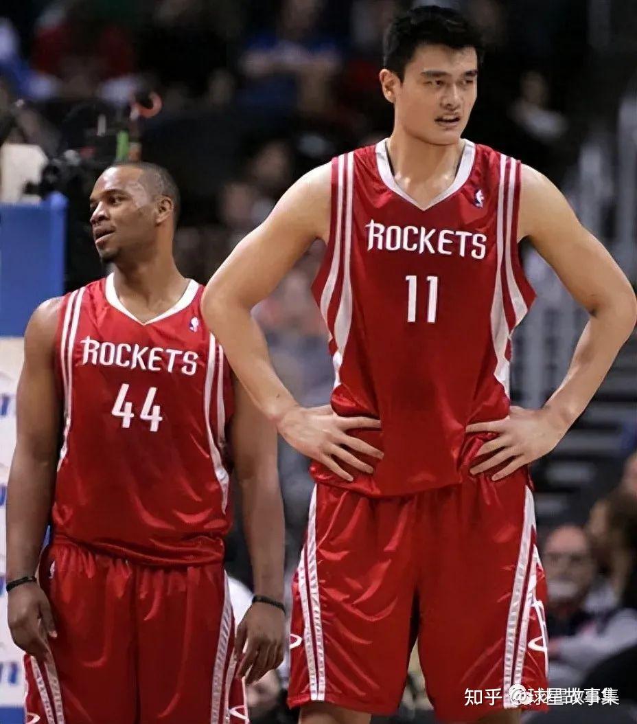 他是NBA历史身高最矮的中锋，拥有史上最别扭的罚球姿势，他是谁? - 知乎