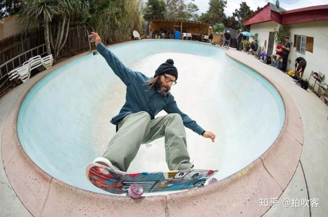 Vans 后面 off the wall 是什么意思？ - 知乎