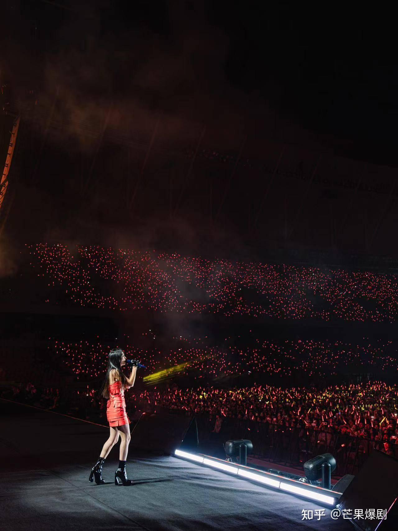 Ella陈嘉桦官宣个人巡演《It's Me 艾拉主意》 S.H.E合体为Ella巡演出主意 - 知乎