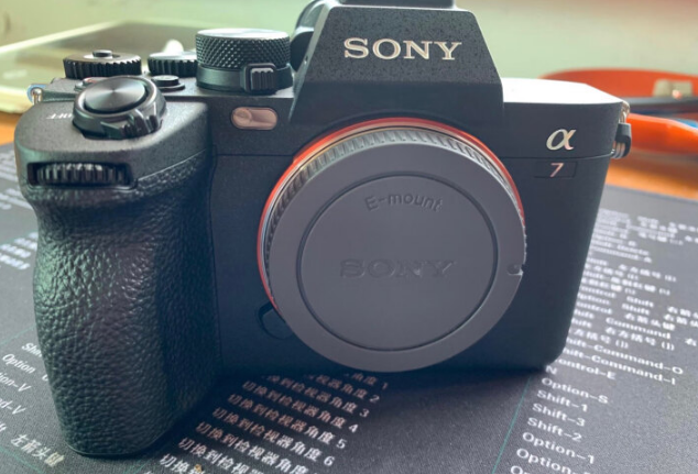 索尼 a7r4a 和尼康 z72 哪个好？