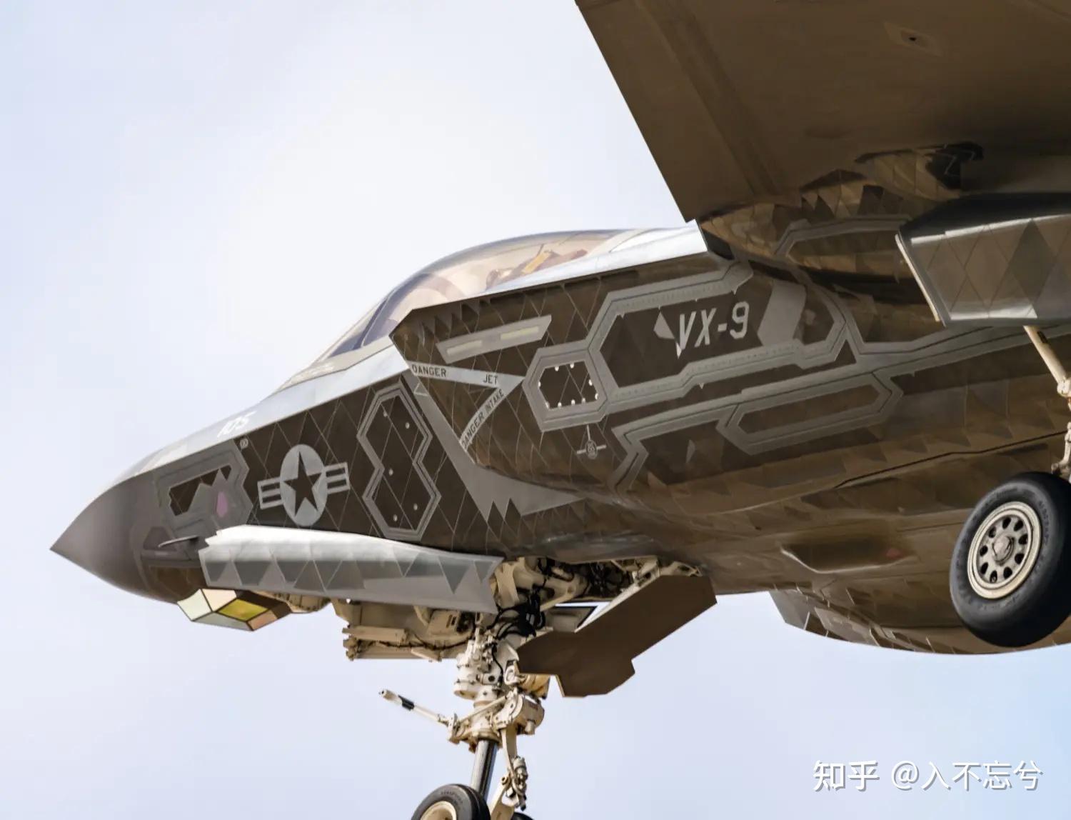 美军神秘镜面涂装又增添 F117 和 F35 两机型，这释放了什么信号？ - 知乎