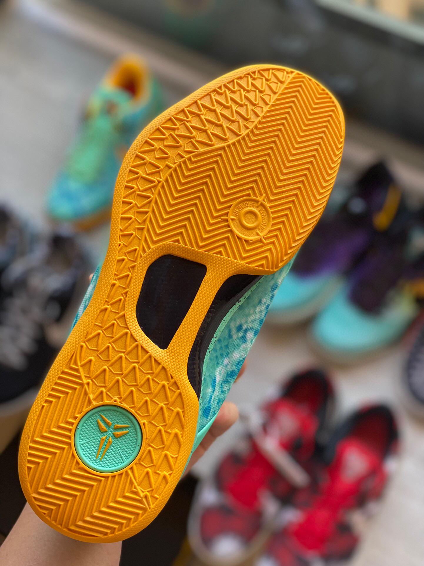 科比8绿蟒哈密瓜 Nike Zoom Kobe 8 System ZK8 耐克篮球鞋 - 知乎