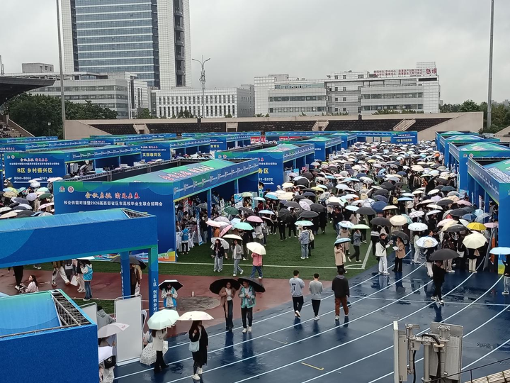 易直聘深耕校招：应届生1W+下载加持，春招蓄力启航 - 知乎