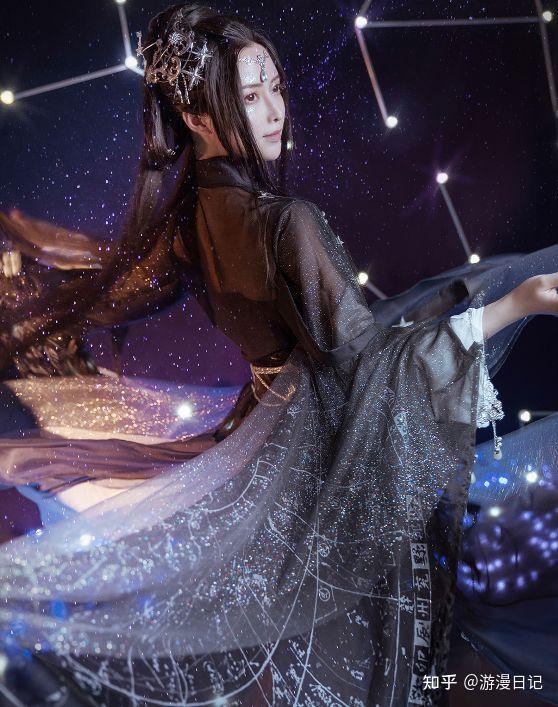 Coser界的天花板真的菜菜：颜值顶流、学历顶流、制衣一流 - 知乎
