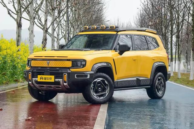 硬派方盒子SUV对决：深蓝G318与方程豹5谁更全能？ - 知乎