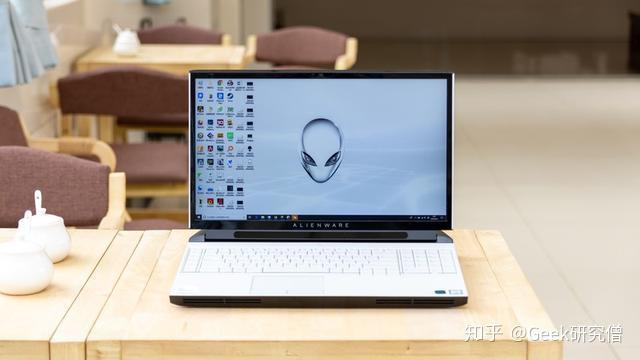 堪比旗舰主机的性能怪兽，外星人 Area-51m 体验如何？ - 知乎