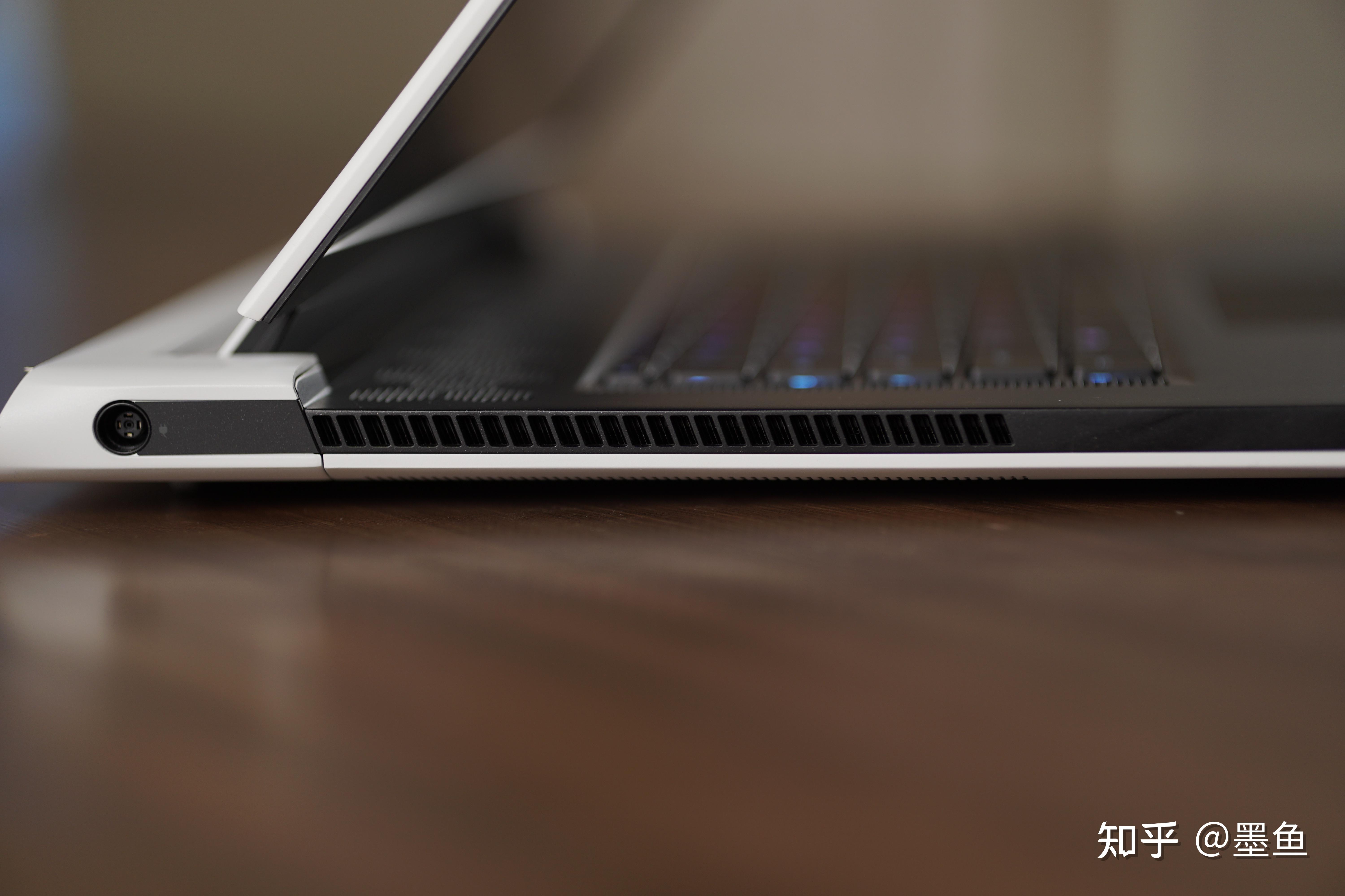 四个风扇的性能怪兽——外星人Alienware X17 外观&拆机 - 知乎