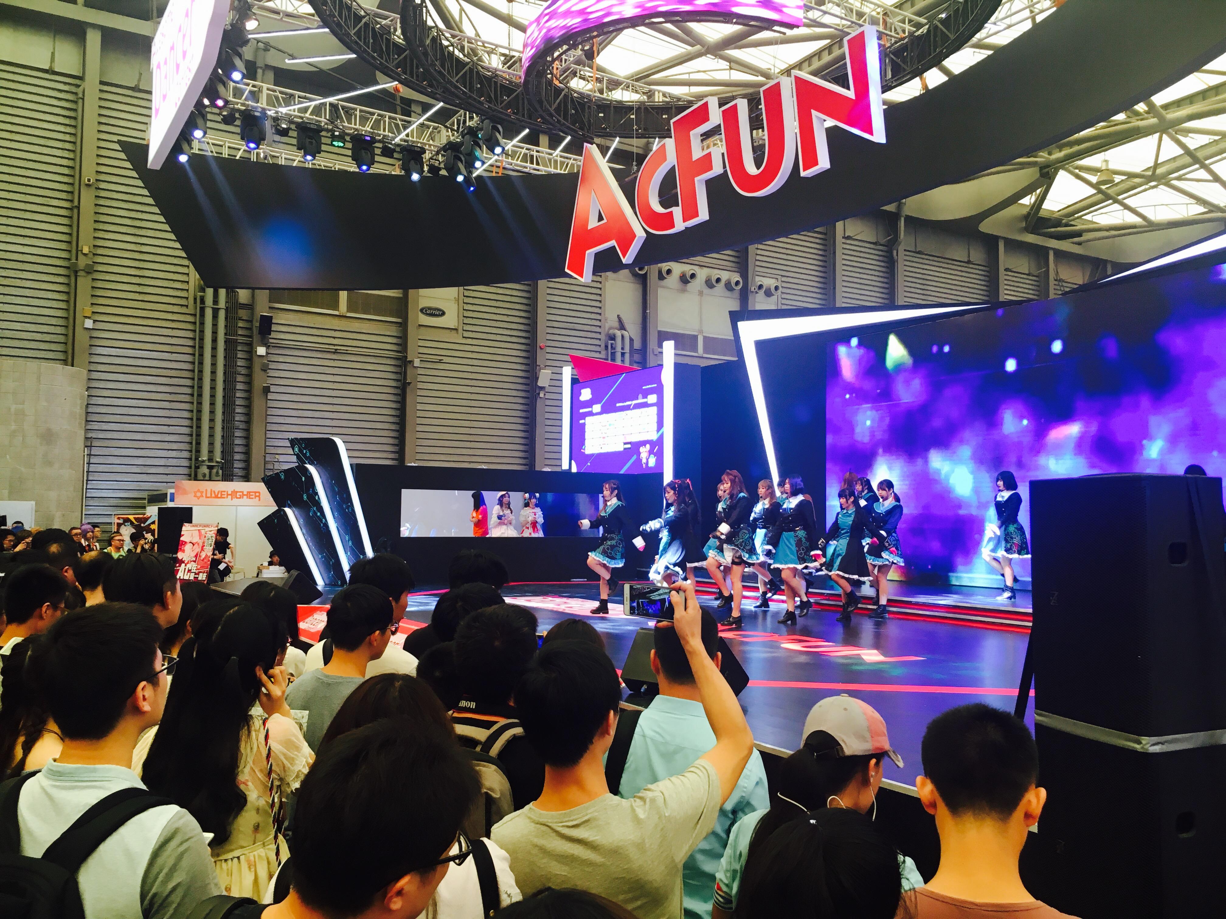 快看！这里有很多ChinaJoy的小姐姐！！......的观众 - 知乎