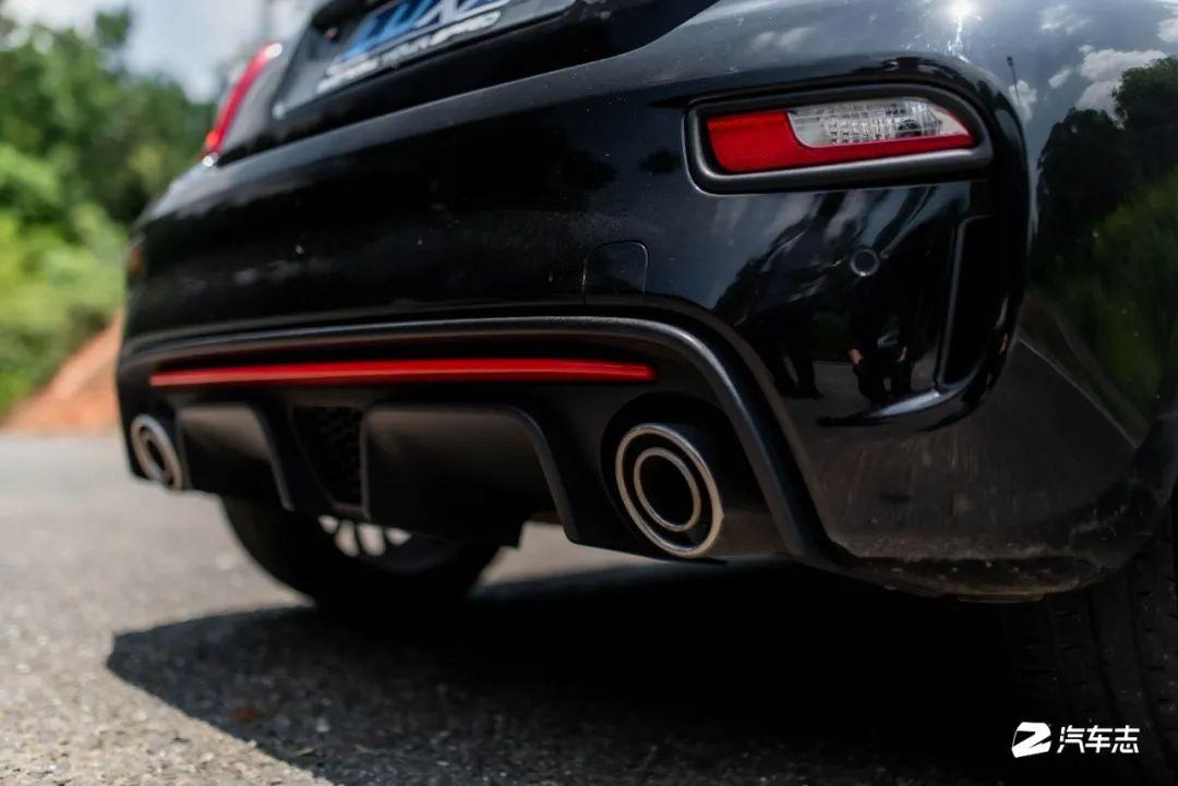 试驾国内绝对稀有的ABARTH 595，它马力不大却超刺激？ - 知乎