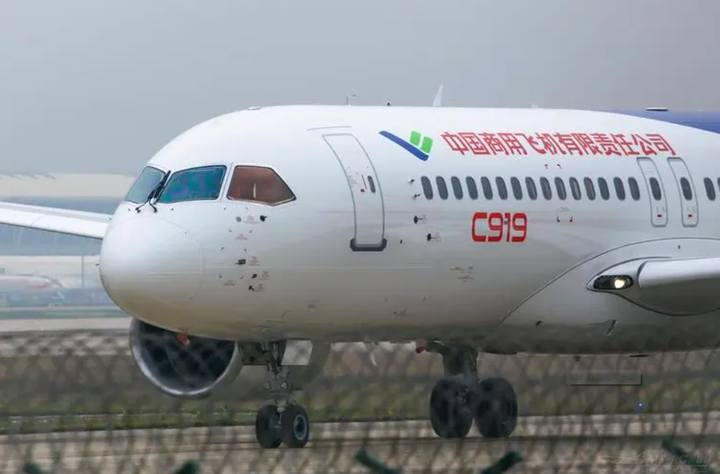 国产大飞机C919左航发反推故障后，试飞机再次亮相 - 知乎