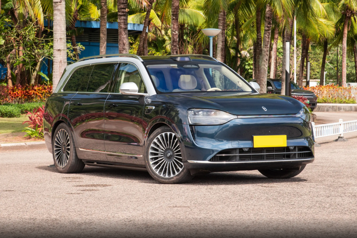 体验问界M9 2025款：科技加成的豪华，上市64天大定突破6万台 - 知乎