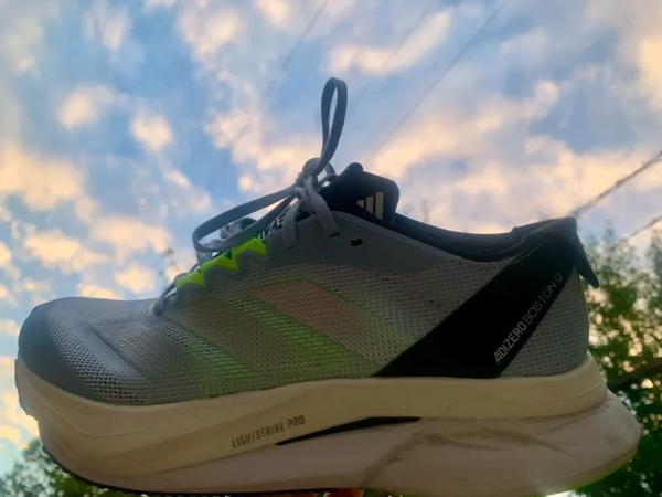 真人实测 ADIZERO BOSTON 12，真·竞速万金油！ - 知乎