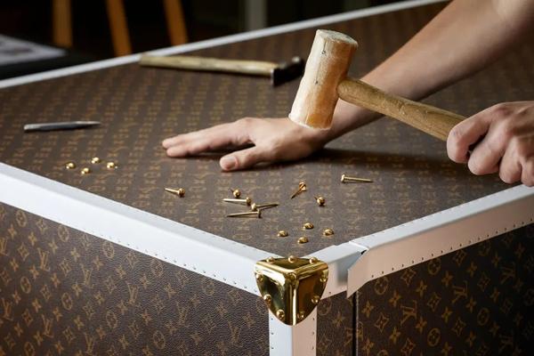 贵族都爱的LV箱子，为啥能火160年？ - 知乎