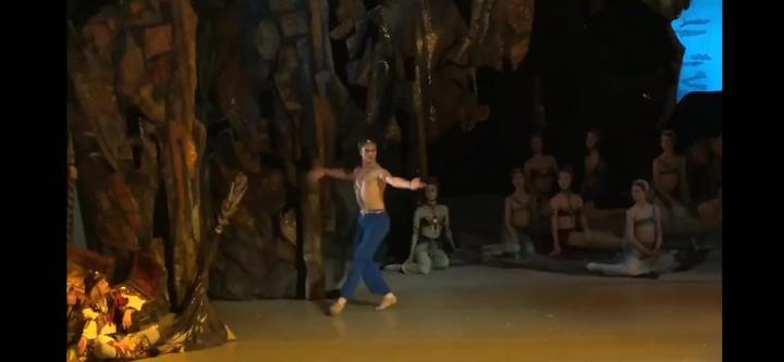 马林斯基剧院芭蕾《海盗》三人舞 (二)布兰洛娃、Belyakov和Yermakov Maria Bulanova as Medora. Roman Belyakov, Andrey ...