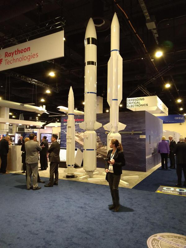 武器有多大 别被照片给骗了 - 知乎