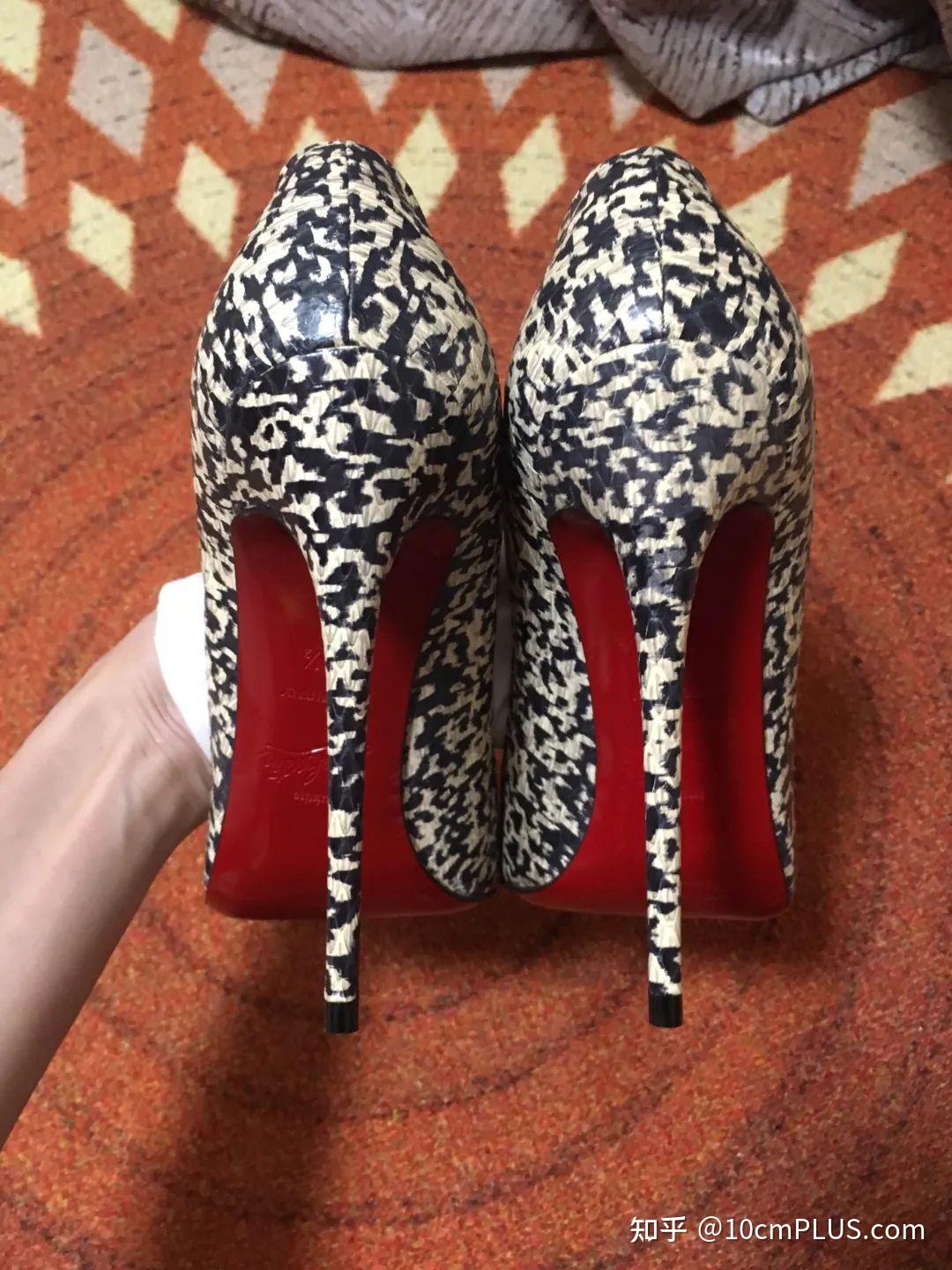cl so kate蛇纹红底高跟鞋 99新正品38.5码，so kate，12-12.5厘米高度 - 知乎