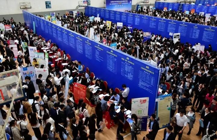 寒冬来袭！多家三甲医院降薪、裁员，超800家医院濒临倒闭 - 知乎