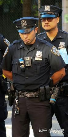 细谈如何区分纽约警察NYPD的警衔警服 - 知乎