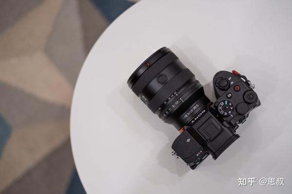 FE 20-70mm F4 G主观上手评测｜新时代的超广角小三元 - 知乎