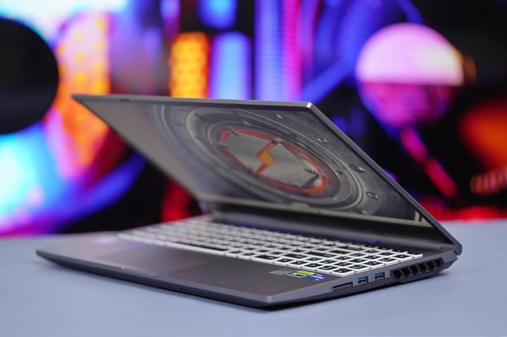 如何做到5999元！机械革命极光Pro评测：i7-12650H+ RTX 4060当今最具性价比组合 - 知乎