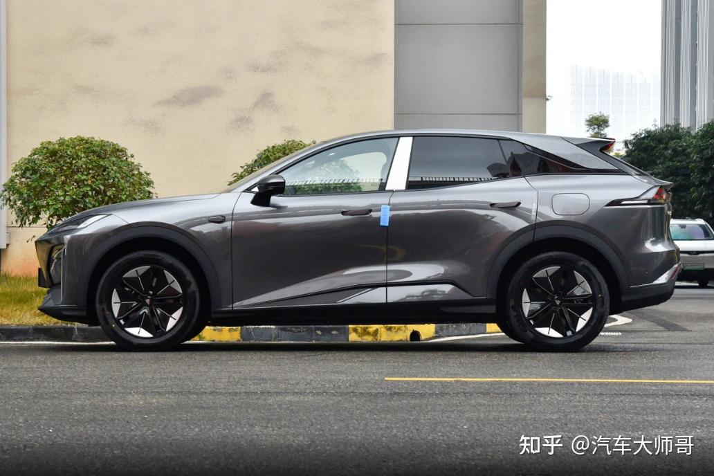 体验深蓝汽车S07，金钟罩电池+华为智驾+3C快充，全面且实在！ - 知乎