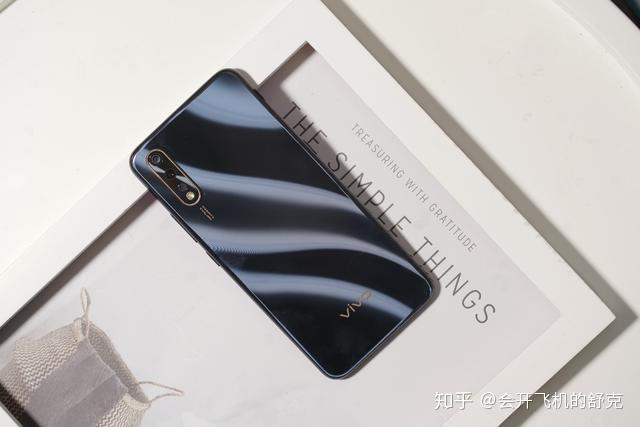 vivoZ5体验，配置全面，中端机的鼎立制作 - 知乎