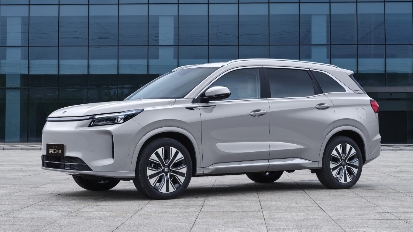 第三代蓝电E5 PLUS 11月开启预售，搭载同级领先230km续航、全时四驱 - 知乎