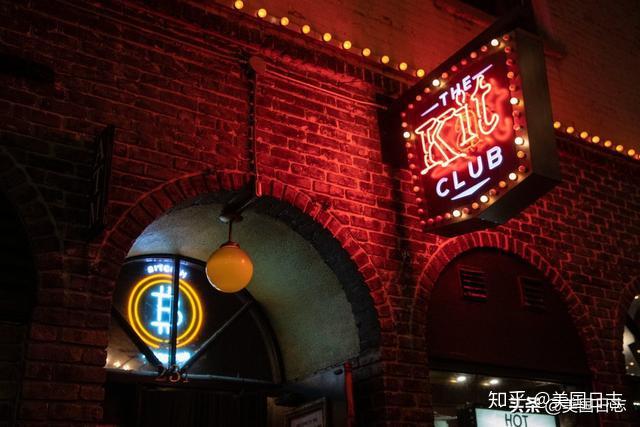 备受争议的美国脱衣舞俱乐部文化 - 知乎