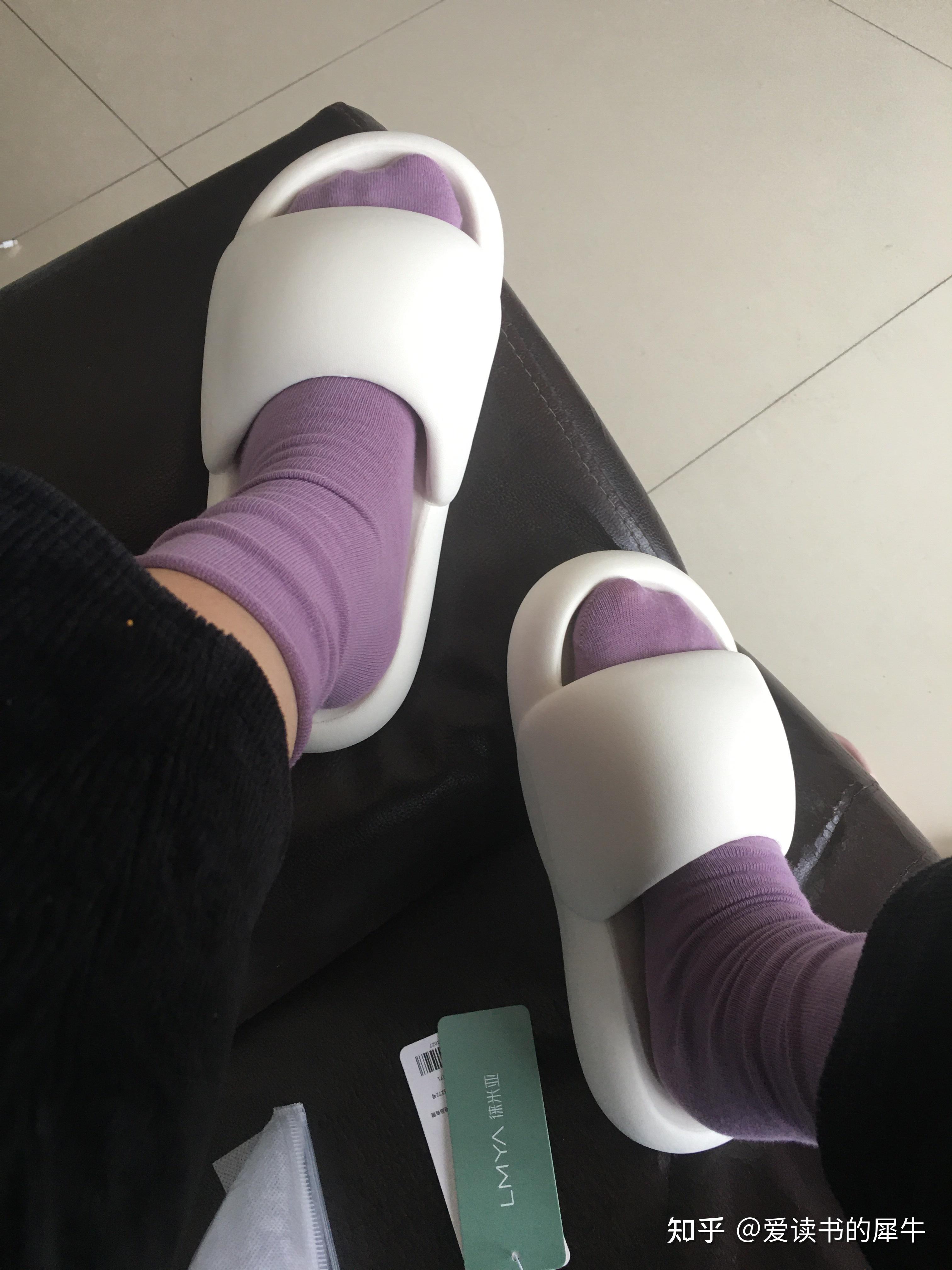 袜子配拖鞋这是什么新搭配 知乎
