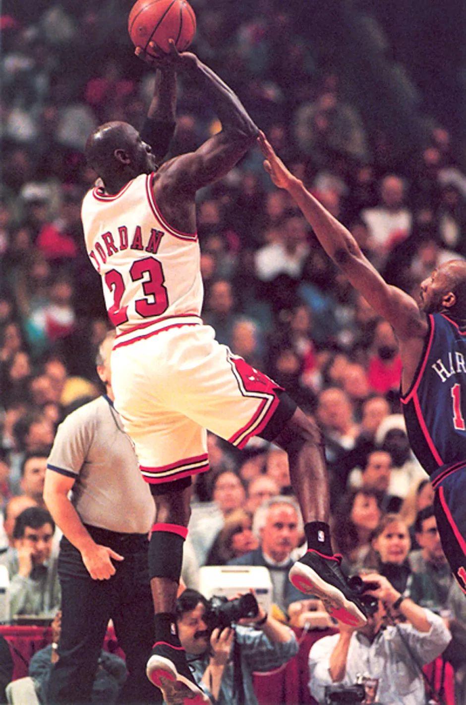 乔丹在赛场上穿过的 Air Jordan Low 你知道几双？ - 知乎