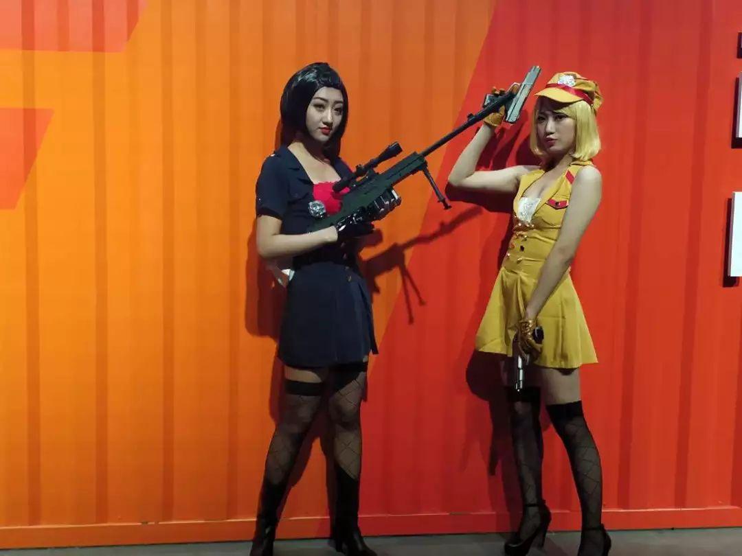 CF：CJ现场Coser质量堪忧，灵狐者服装太黄，一股岛国既视感 - 知乎