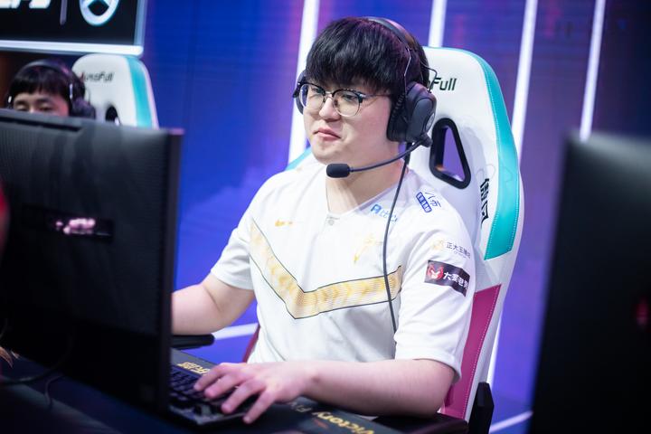 【夏季赛专访】V5.Samd：我们说不定可以成为Uzi和Ming那样的下路组合 - 知乎